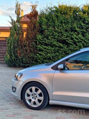 Grey Volkswagen Polo 2012 in Riga, with an engine capacity of 1.20 L and mileage of 318 thousand km for 3150 €, photo 4 on AUTOMOTO.COM.LV