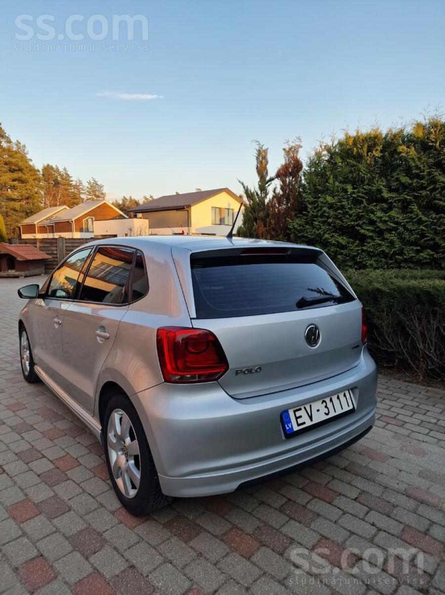 Grey Volkswagen Polo 2012 in Riga, with an engine capacity of 1.20 L and mileage of 318 thousand km for 3150 €, photo 10 on AUTOMOTO.COM.LV