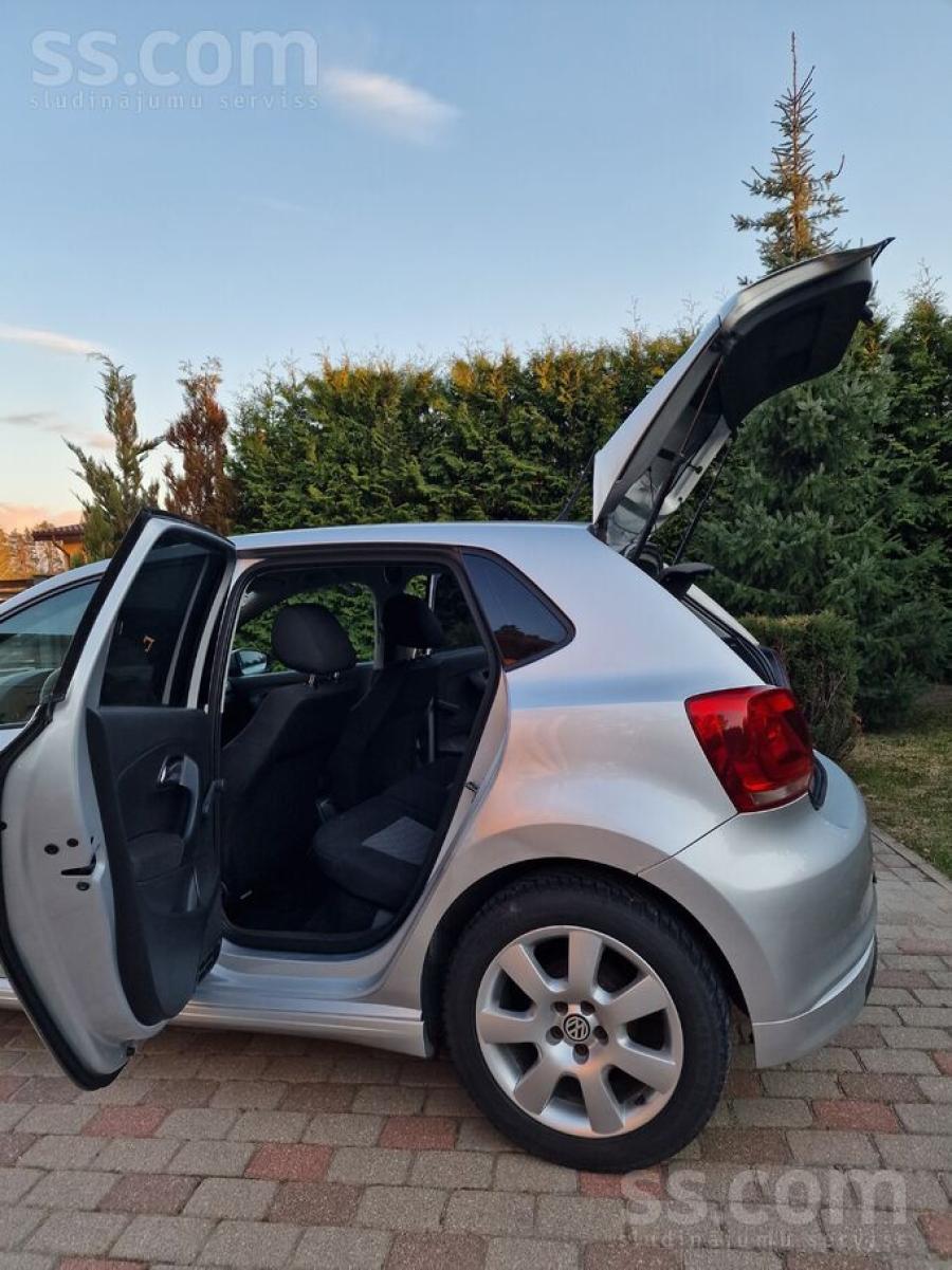 Grey Volkswagen Polo 2012 in Riga, with an engine capacity of 1.20 L and mileage of 318 thousand km for 3150 €, photo 22 on AUTOMOTO.COM.LV