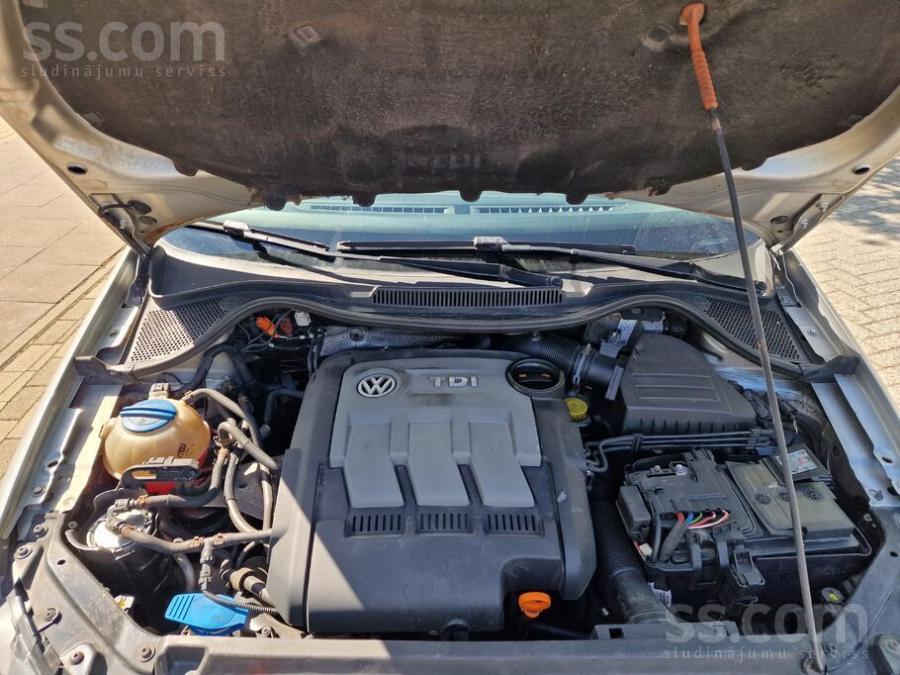 Grey Volkswagen Polo 2012 in Riga, with an engine capacity of 1.20 L and mileage of 318 thousand km for 3150 €, photo 26 on AUTOMOTO.COM.LV