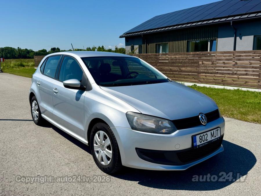 Pelēks Volkswagen Polo 2012 Tallina, ar dzinēja tilpumu 1.20 L un nobraukumu 176 tūkst. km par 3800 €, foto 1 vietnē AUTOMOTO.COM.LV