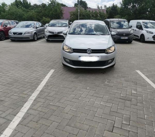 Grey Volkswagen Polo 2012 in Taurage, with an engine capacity of 1.60 L and mileage of 231 thousand km for 3999 €, photo 1 on AUTOMOTO.COM.LV