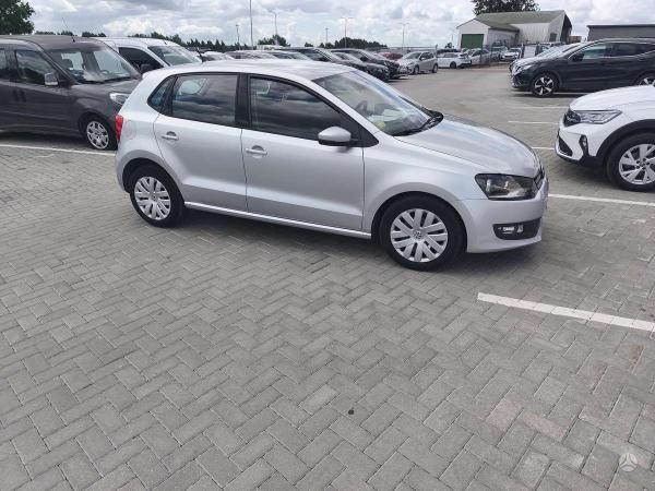 Grey Volkswagen Polo 2012 in Taurage, with an engine capacity of 1.60 L and mileage of 231 thousand km for 3999 €, photo 2 on AUTOMOTO.COM.LV