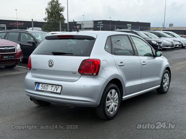 Grey Volkswagen Polo 2012 in Tallinn, with an engine capacity of 1.40 L and mileage of 135 thousand km for 4990 €, photo 2 on AUTOMOTO.COM.LV