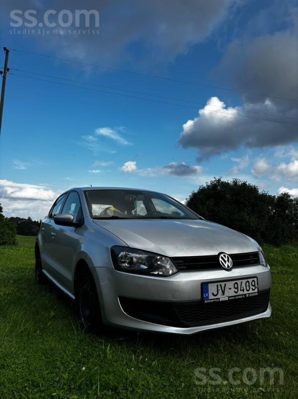 Pelēks Volkswagen Polo 2012 Valka, ar dzinēja tilpumu 1.20 L un nobraukumu 222 tūkst. km par 2500 €, foto 1 vietnē AUTOMOTO.COM.LV