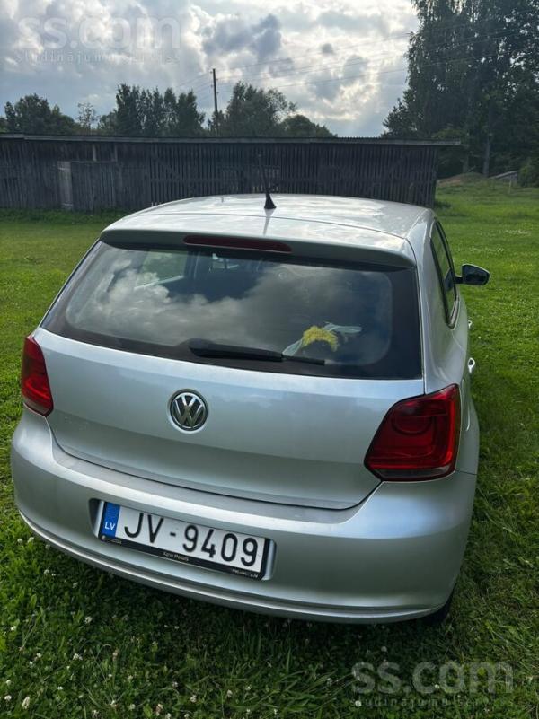 Pelēks Volkswagen Polo 2012 Valka, ar dzinēja tilpumu 1.20 L un nobraukumu 222 tūkst. km par 2500 €, foto 2 vietnē AUTOMOTO.COM.LV