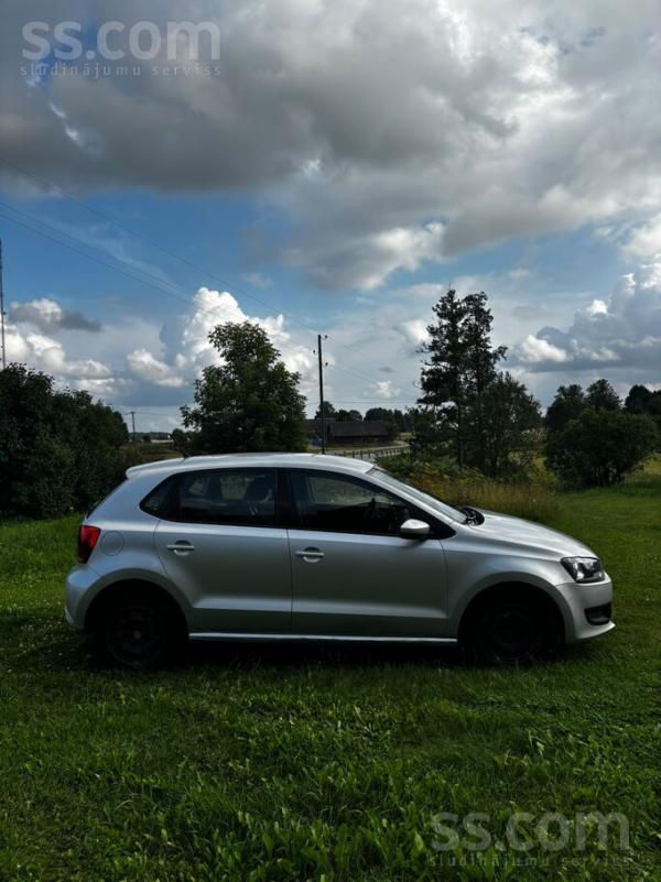 Pelēks Volkswagen Polo 2012 Valka, ar dzinēja tilpumu 1.20 L un nobraukumu 222 tūkst. km par 2500 €, foto 4 vietnē AUTOMOTO.COM.LV
