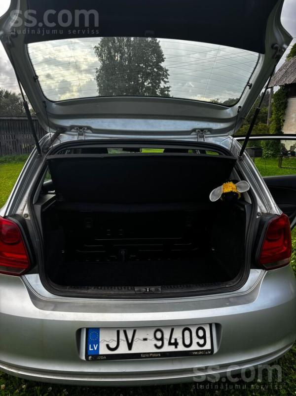 Pelēks Volkswagen Polo 2012 Valka, ar dzinēja tilpumu 1.20 L un nobraukumu 222 tūkst. km par 2500 €, foto 8 vietnē AUTOMOTO.COM.LV