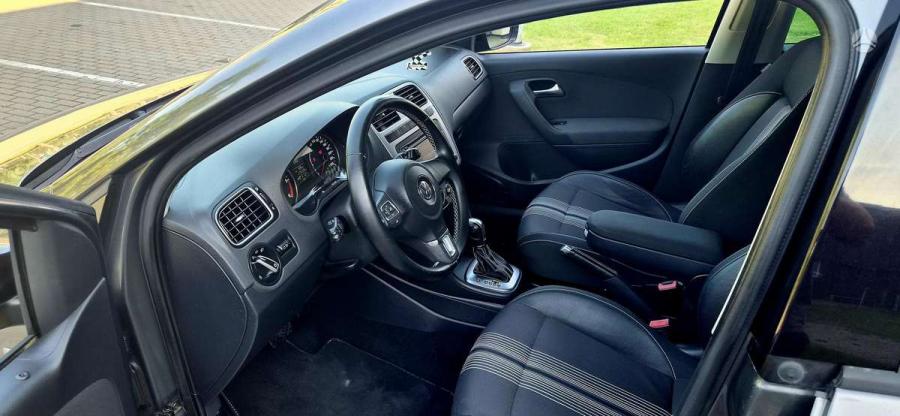 Pelēks Volkswagen Polo 2012 Tauragė, ar dzinēja tilpumu 1.60 L un nobraukumu 270 tūkst. km par 4900 €, foto 32 vietnē AUTOMOTO.COM.LV