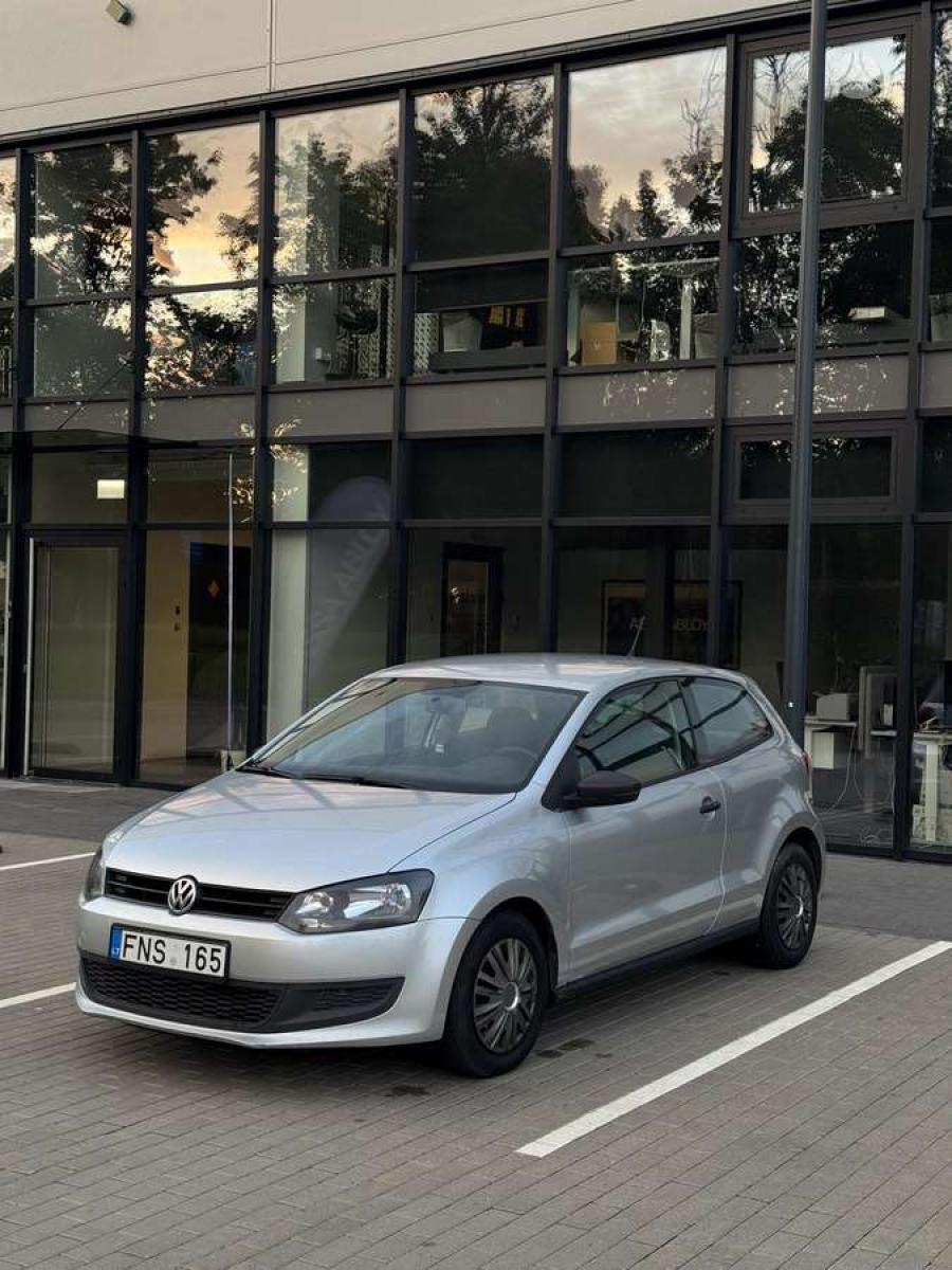 Pelēks Volkswagen Polo 2012 Viļņa, ar dzinēja tilpumu 1.20 L un nobraukumu 270 tūkst. km par 3200 €, foto 4 vietnē AUTOMOTO.COM.LV