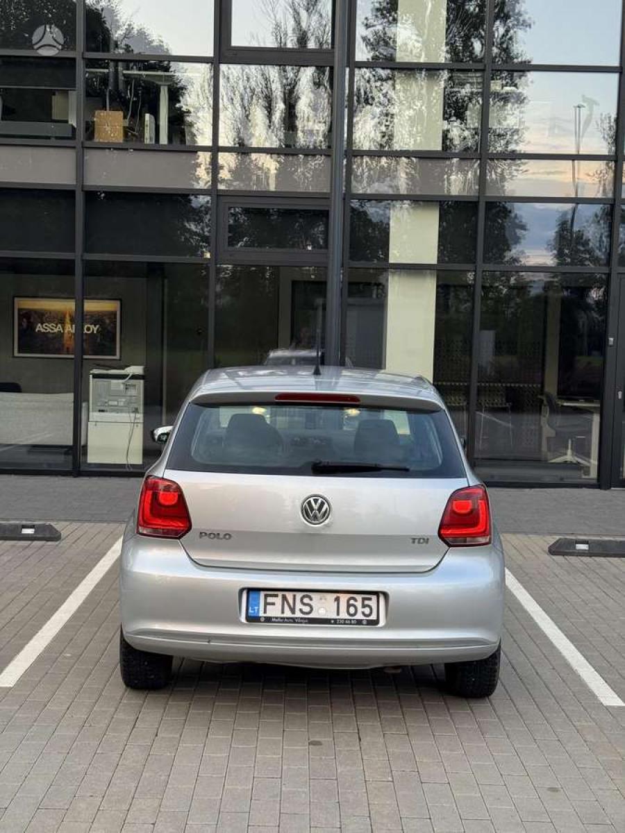 Pelēks Volkswagen Polo 2012 Viļņa, ar dzinēja tilpumu 1.20 L un nobraukumu 270 tūkst. km par 3200 €, foto 5 vietnē AUTOMOTO.COM.LV