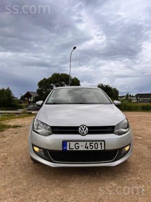 Grey Volkswagen Polo 2012 in Ogre, with an engine capacity of 1.60 L and mileage of 98 thousand km for 6900 €, photo 3 on AUTOMOTO.COM.LV
