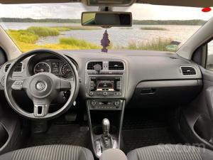 Grey Volkswagen Polo 2012 in Ogre, with an engine capacity of 1.60 L and mileage of 98 thousand km for 6900 €, photo 6 on AUTOMOTO.COM.LV