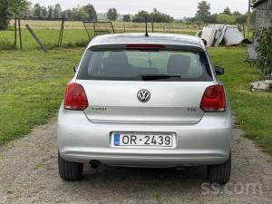 Grey Volkswagen Polo 2012 in Bauska, with an engine capacity of 1.60 L and mileage of 233 thousand km for 6000 €, photo 4 on AUTOMOTO.COM.LV