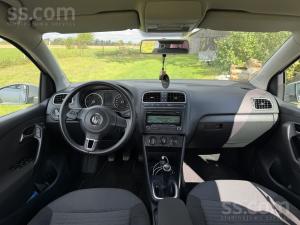 Grey Volkswagen Polo 2012 in Bauska, with an engine capacity of 1.60 L and mileage of 233 thousand km for 6000 €, photo 12 on AUTOMOTO.COM.LV