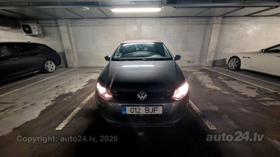 Pelēks Volkswagen Polo 2013 Tallina, ar dzinēja tilpumu 1.20 L un nobraukumu 219 tūkst. km par 3500 €, foto 2 vietnē AUTOMOTO.COM.LV