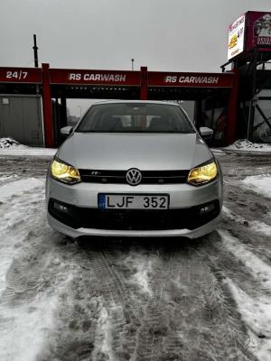 Grey Volkswagen Polo 2013 in Alytus, with an engine capacity of 1.39 L and mileage of 160 thousand km for 4500 €, photo  on AUTOMOTO.COM.LV