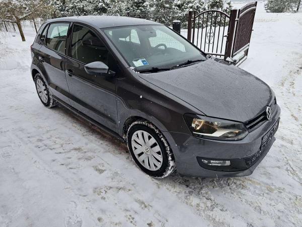 Grey Volkswagen Polo 2013 in Sirvintos, with an engine capacity of 1.60 L and mileage of 286 thousand km for 4300 €, photo 3 on AUTOMOTO.COM.LV