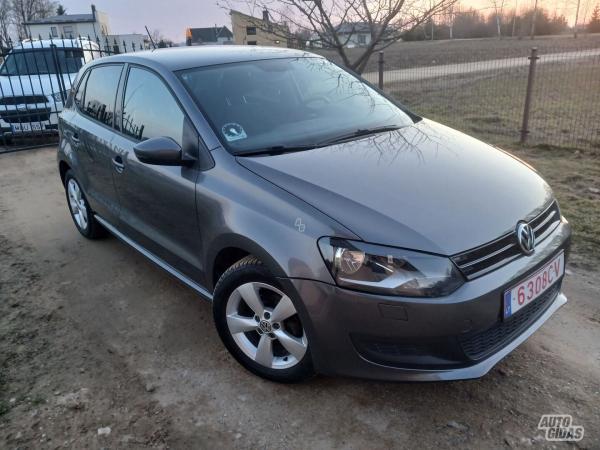 Pelēks Volkswagen Polo 2013 Šakiai, ar dzinēja tilpumu 1.60 L un nobraukumu 152 tūkst. km par 5699 €, foto 2 vietnē AUTOMOTO.COM.LV