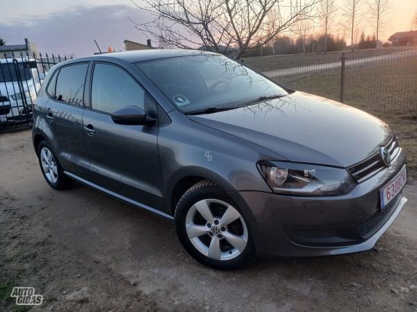 Pelēks Volkswagen Polo 2013 Šakiai, ar dzinēja tilpumu 1.60 L un nobraukumu 152 tūkst. km par 5699 €, foto 3 vietnē AUTOMOTO.COM.LV
