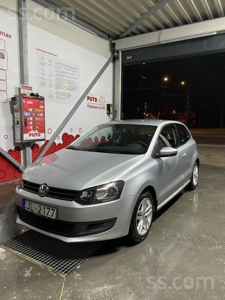 Grey Volkswagen Polo 2013 in Riga, with an engine capacity of 1.20 L and mileage of 134 thousand km for 4150 €, photo 2 on AUTOMOTO.COM.LV