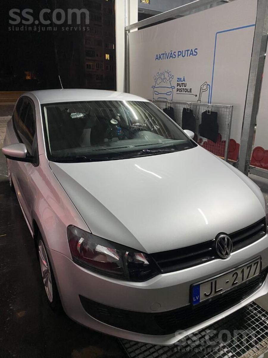 Grey Volkswagen Polo 2013 in Riga, with an engine capacity of 1.20 L and mileage of 134 thousand km for 4150 €, photo 3 on AUTOMOTO.COM.LV