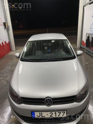 Grey Volkswagen Polo 2013 in Riga, with an engine capacity of 1.20 L and mileage of 134 thousand km for 4150 €, photo 6 on AUTOMOTO.COM.LV