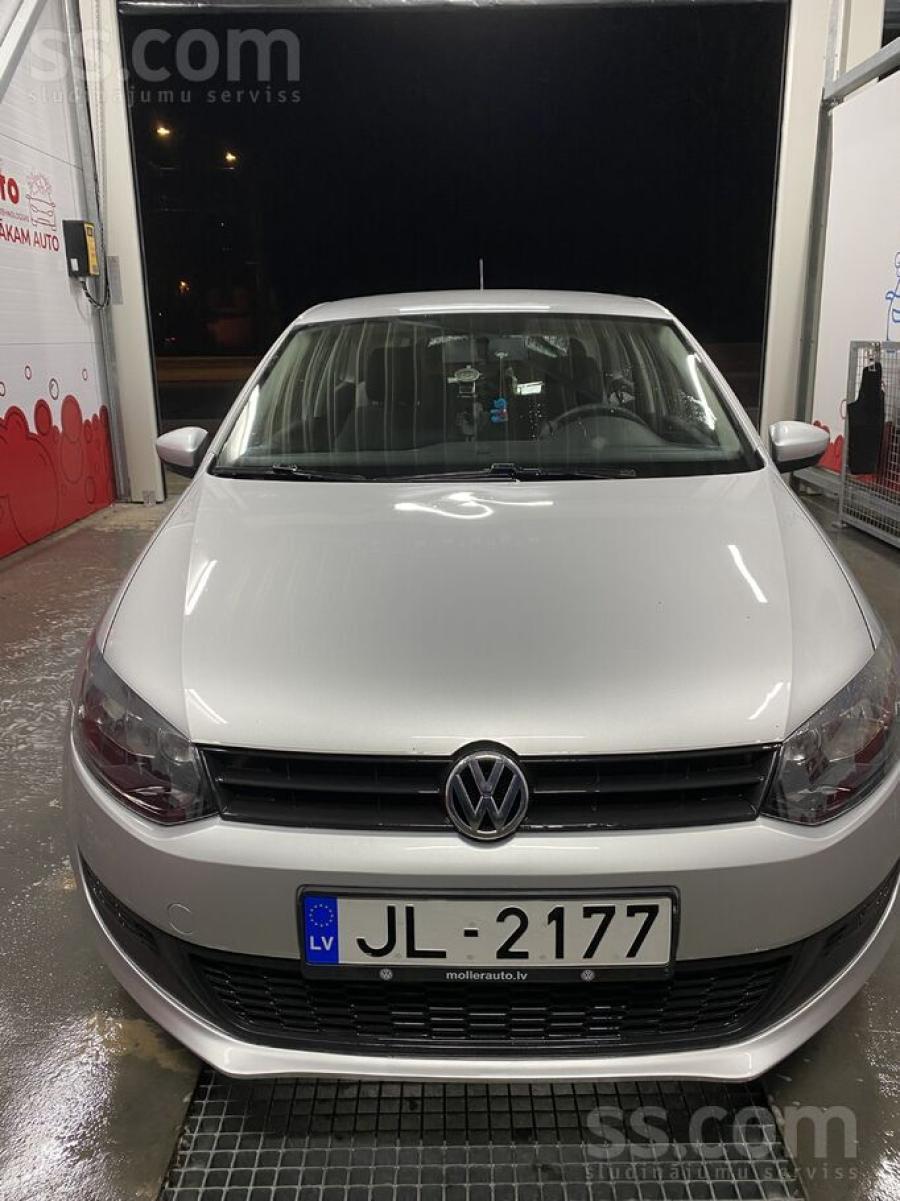 Grey Volkswagen Polo 2013 in Riga, with an engine capacity of 1.20 L and mileage of 134 thousand km for 4150 €, photo 7 on AUTOMOTO.COM.LV