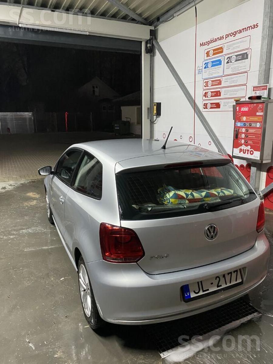 Grey Volkswagen Polo 2013 in Riga, with an engine capacity of 1.20 L and mileage of 134 thousand km for 4150 €, photo 9 on AUTOMOTO.COM.LV