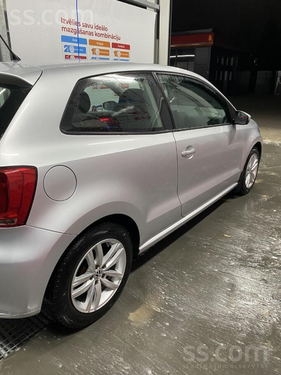 Grey Volkswagen Polo 2013 in Riga, with an engine capacity of 1.20 L and mileage of 134 thousand km for 4150 €, photo 11 on AUTOMOTO.COM.LV