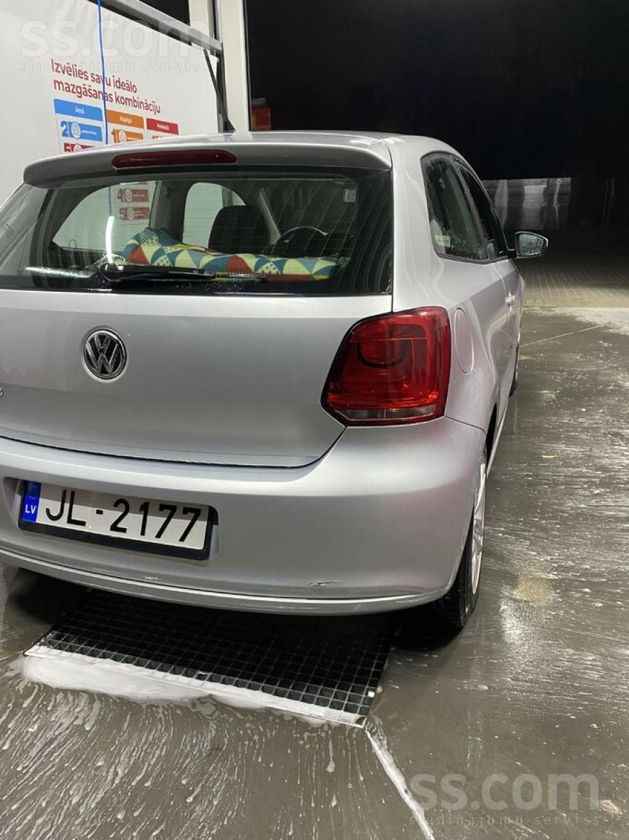 Grey Volkswagen Polo 2013 in Riga, with an engine capacity of 1.20 L and mileage of 134 thousand km for 4150 €, photo 12 on AUTOMOTO.COM.LV