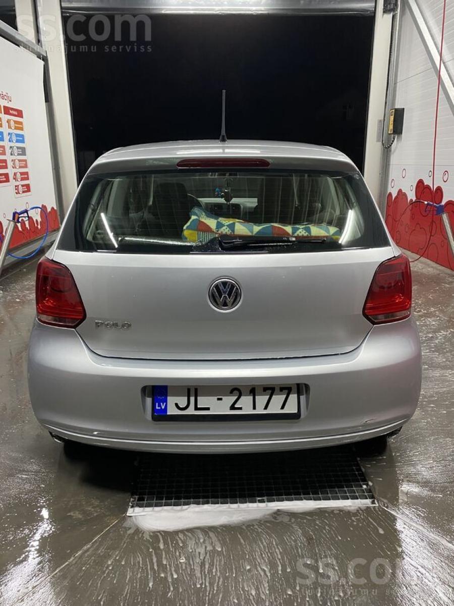 Grey Volkswagen Polo 2013 in Riga, with an engine capacity of 1.20 L and mileage of 134 thousand km for 4150 €, photo 13 on AUTOMOTO.COM.LV