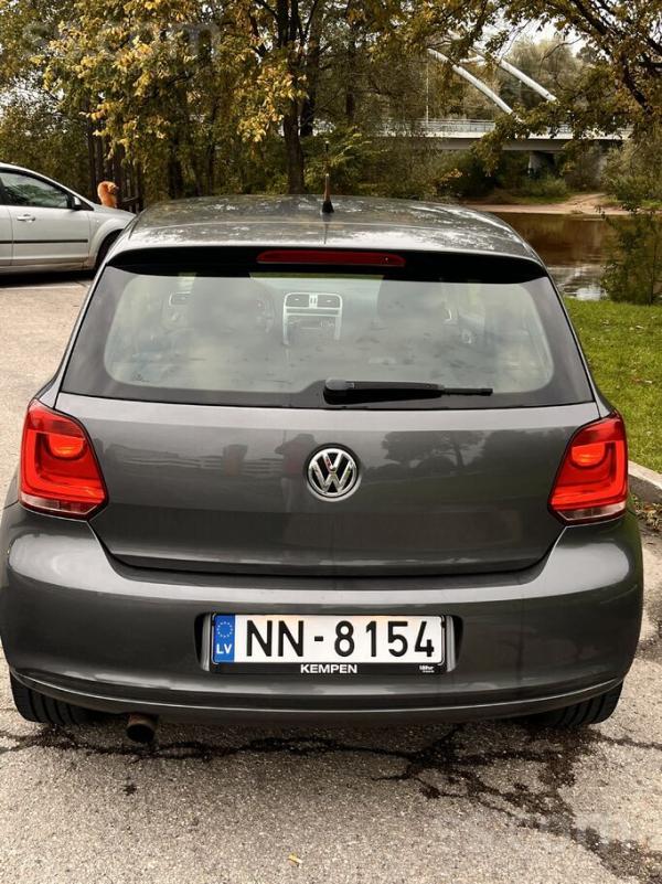 Grey Volkswagen Polo 2013 in Riga, with an engine capacity of 1.60 L and mileage of 203 thousand km for 4200 €, photo 10 on AUTOMOTO.COM.LV
