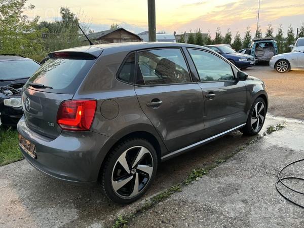 Grey Volkswagen Polo 2013 in Jelgava, with an engine capacity of 1.20 L and mileage of 118 thousand km for 5400 €, photo 6 on AUTOMOTO.COM.LV