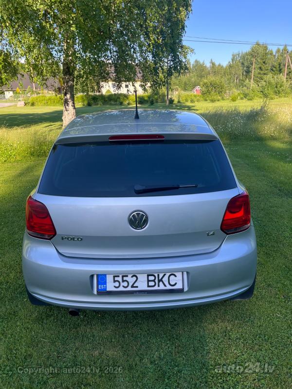 Grey Volkswagen Polo 2013 in Tallinn, with an engine capacity of 1.40 L and mileage of 215 thousand km for 6000 €, photo 1 on AUTOMOTO.COM.LV