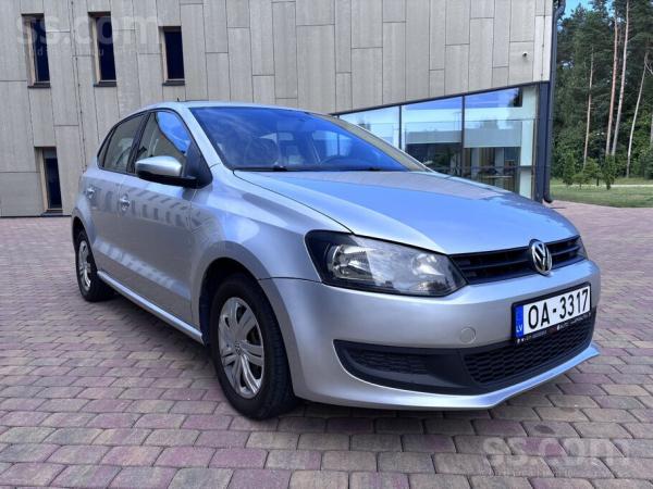 Grey Volkswagen Polo 2013 in Riga, with an engine capacity of 1.40 L and mileage of 252 thousand km for 4000 €, photo 3 on AUTOMOTO.COM.LV