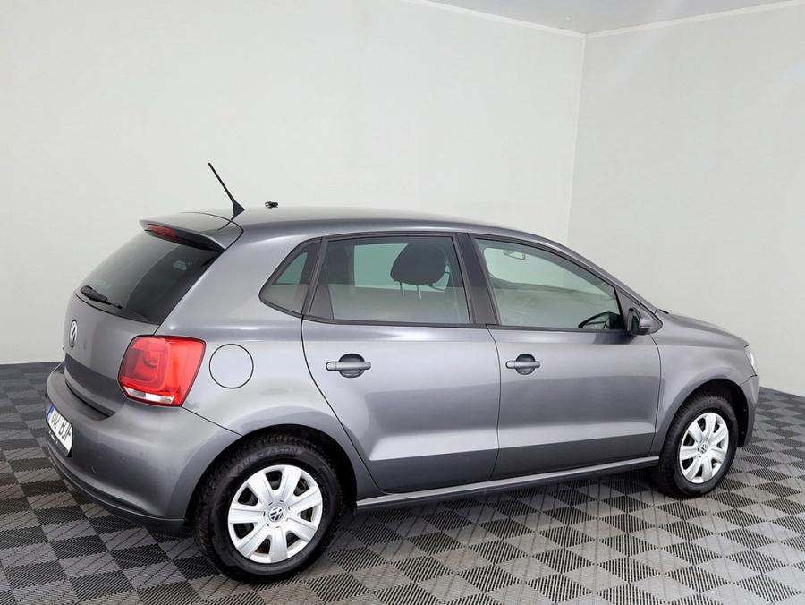 Grey Volkswagen Polo 2013 in Tallinn, with an engine capacity of 1.20 L and mileage of 222 thousand km for 2699 €, photo 11 on AUTOMOTO.COM.LV
