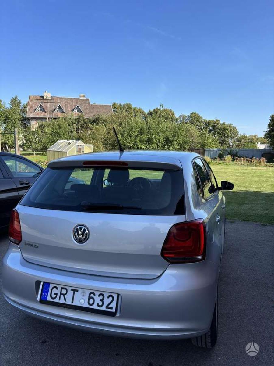 Pelēks Volkswagen Polo 2013 Kauņa, ar dzinēja tilpumu 1.20 L un nobraukumu 233 tūkst. km par 3100 €, foto 3 vietnē AUTOMOTO.COM.LV