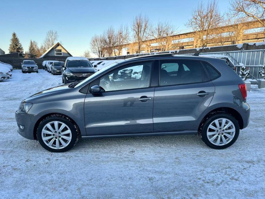 Pelēks Volkswagen Polo 2014 Telšiai, ar dzinēja tilpumu 1.60 L un nobraukumu 194 tūkst. km par 6300 €, foto 4 vietnē AUTOMOTO.COM.LV