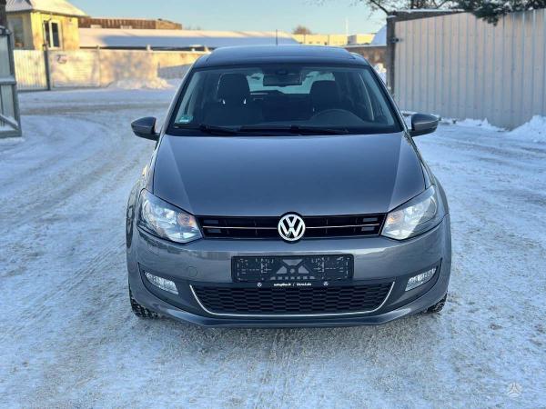 Pelēks Volkswagen Polo 2014 Telšiai, ar dzinēja tilpumu 1.60 L un nobraukumu 194 tūkst. km par 6300 €, foto 2 vietnē AUTOMOTO.COM.LV