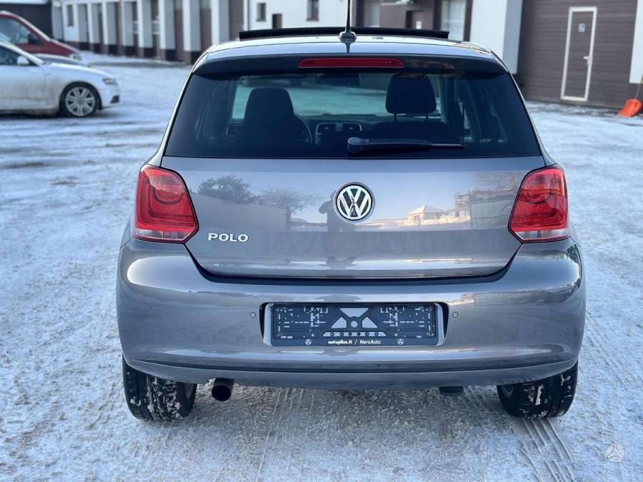 Grey Volkswagen Polo 2014 in Telschi, with an engine capacity of 1.60 L and mileage of 194 thousand km for 6300 €, photo 6 on AUTOMOTO.COM.LV