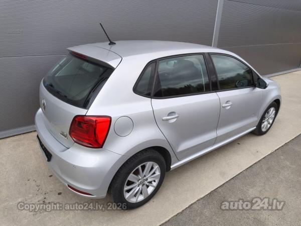 Pelēks Volkswagen Polo 2014 Tallina, ar dzinēja tilpumu 1.40 L un nobraukumu 245 tūkst. km par 5690 €, foto 2 vietnē AUTOMOTO.COM.LV