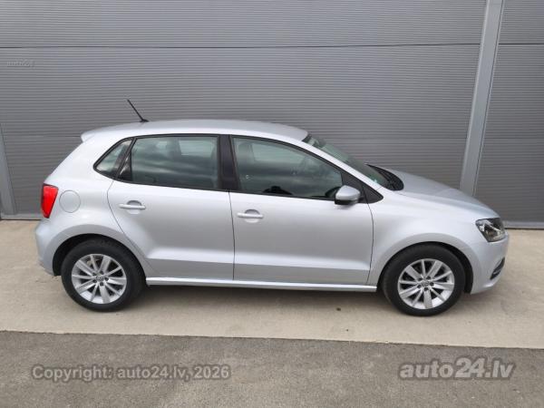 Pelēks Volkswagen Polo 2014 Tallina, ar dzinēja tilpumu 1.40 L un nobraukumu 245 tūkst. km par 5690 €, foto 3 vietnē AUTOMOTO.COM.LV