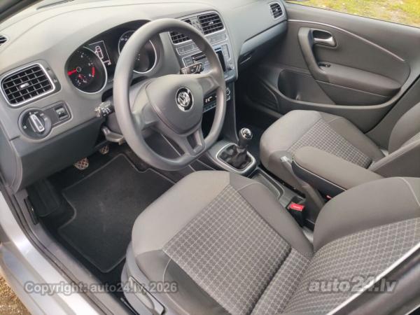 Pelēks Volkswagen Polo 2014 Tallina, ar dzinēja tilpumu 1.40 L un nobraukumu 245 tūkst. km par 5690 €, foto 8 vietnē AUTOMOTO.COM.LV