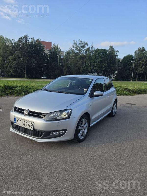Grey Volkswagen Polo 2014 in Riga, with an engine capacity of 1.60 L and mileage of 232 thousand km for 5700 €, photo 2 on AUTOMOTO.COM.LV