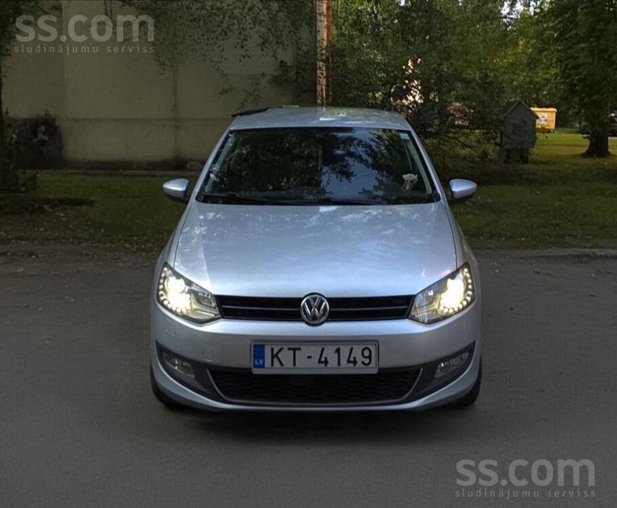 Серый Фольксваген Поло 2014 в Рига, объемом двигателя 1.60 л и пробегом 232 тыс. км за 5700 €, фото 9 на AUTOMOTO.COM.LV