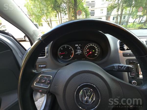 Grey Volkswagen Polo 2014 in Riga, with an engine capacity of 1.60 L and mileage of 232 thousand km for 5700 €, photo 10 on AUTOMOTO.COM.LV