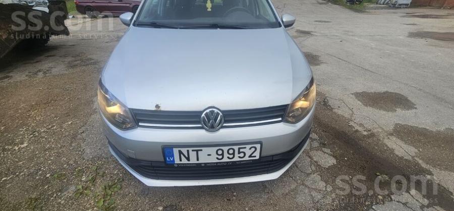 Grey Volkswagen Polo 2014 in Riga, with an engine capacity of 1.00 L and mileage of 215 thousand km for 4000 €, photo 1 on AUTOMOTO.COM.LV