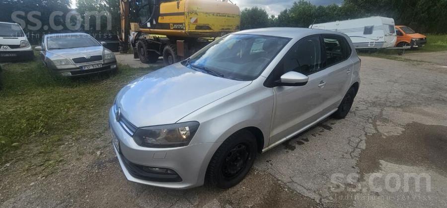 Grey Volkswagen Polo 2014 in Riga, with an engine capacity of 1.00 L and mileage of 215 thousand km for 4000 €, photo 3 on AUTOMOTO.COM.LV