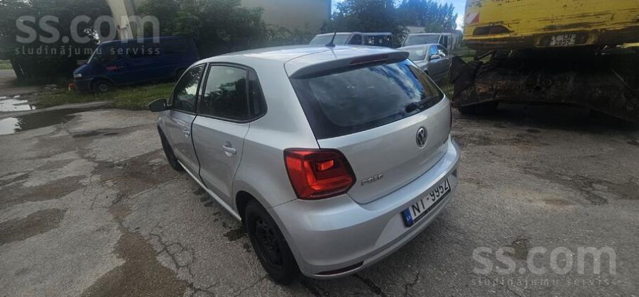Grey Volkswagen Polo 2014 in Riga, with an engine capacity of 1.00 L and mileage of 215 thousand km for 4000 €, photo 4 on AUTOMOTO.COM.LV